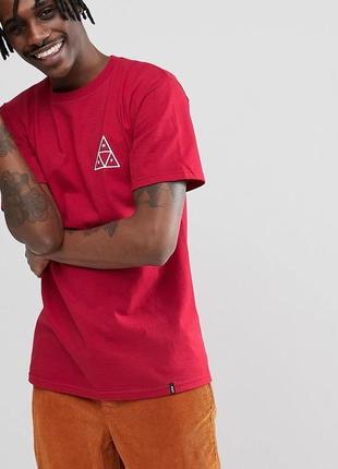 161504583 huf worldwide triple triangle logo t shirt burgundy 299 T shirt met origineel logo in zwart