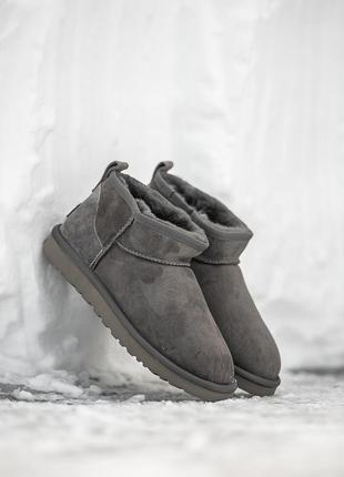 Uggs mini store