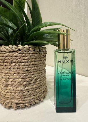 Nuxe perfume store