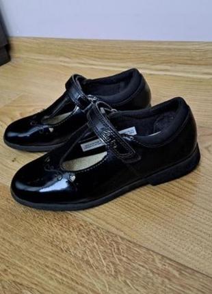 Clarks girl store