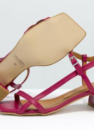 Элегантные кожаные босоножки розового цвета на каблуке 4 см — цена 3285 ...